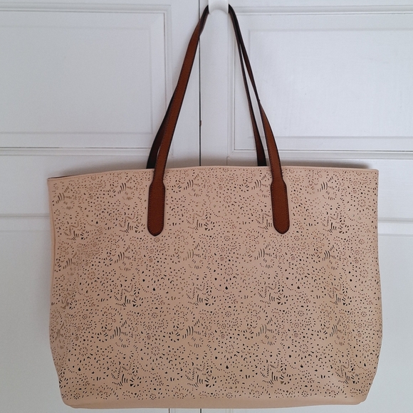 Ulta Beauty | Bags | Ulta Beauty Large Faux Leather Laser Cut Tote Bag ...